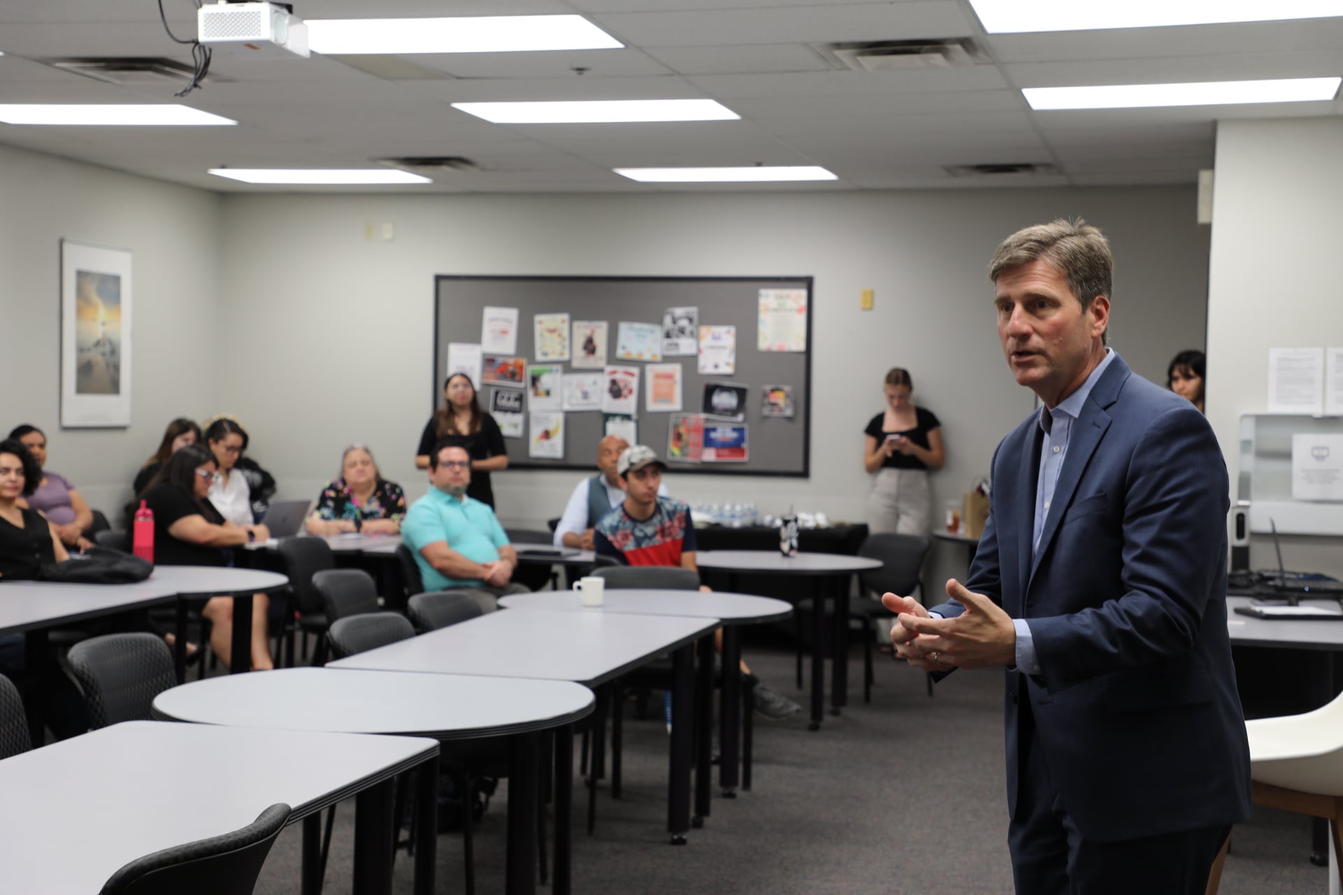 Congressman Stanton Visits UAT for Congressional Update