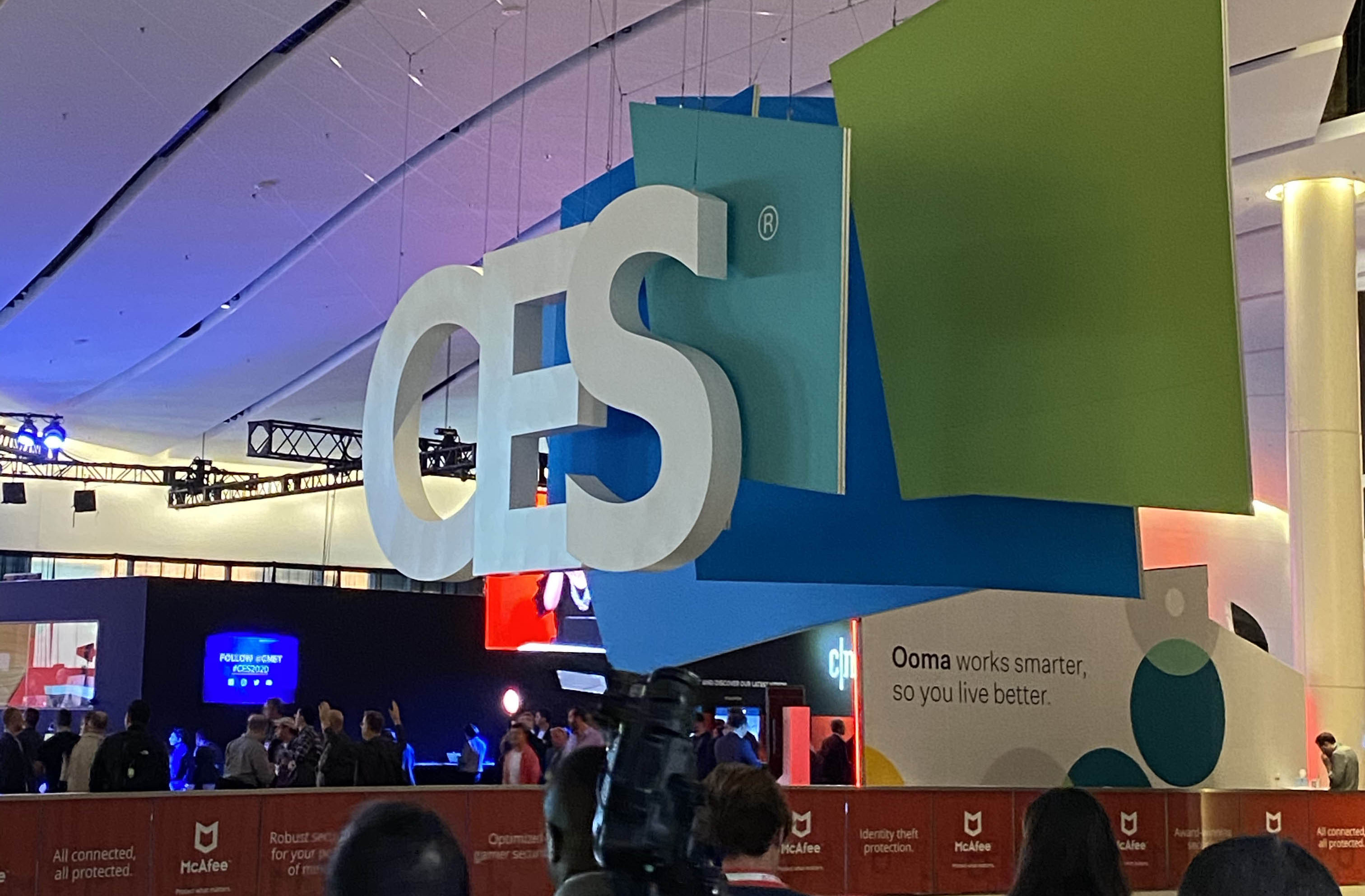 CES: Connectivity, Robots and a New Reality